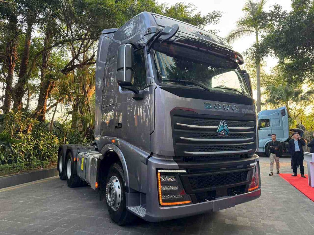 XE ĐẦU KÉO HOWO TH7-N LUXURY 460 HP