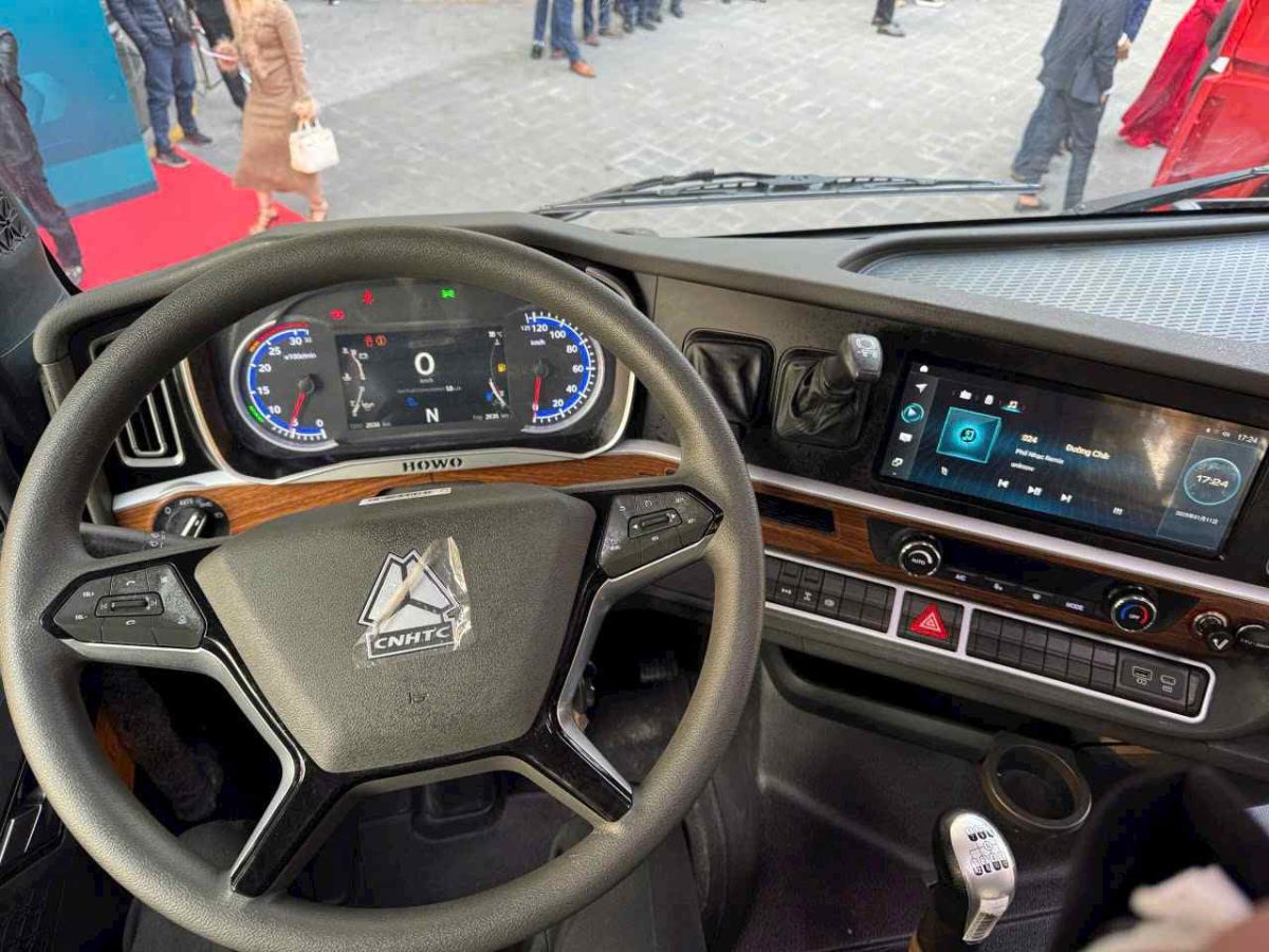 XE ĐẦU KÉO HOWO TH7-N LUXURY 460 HP