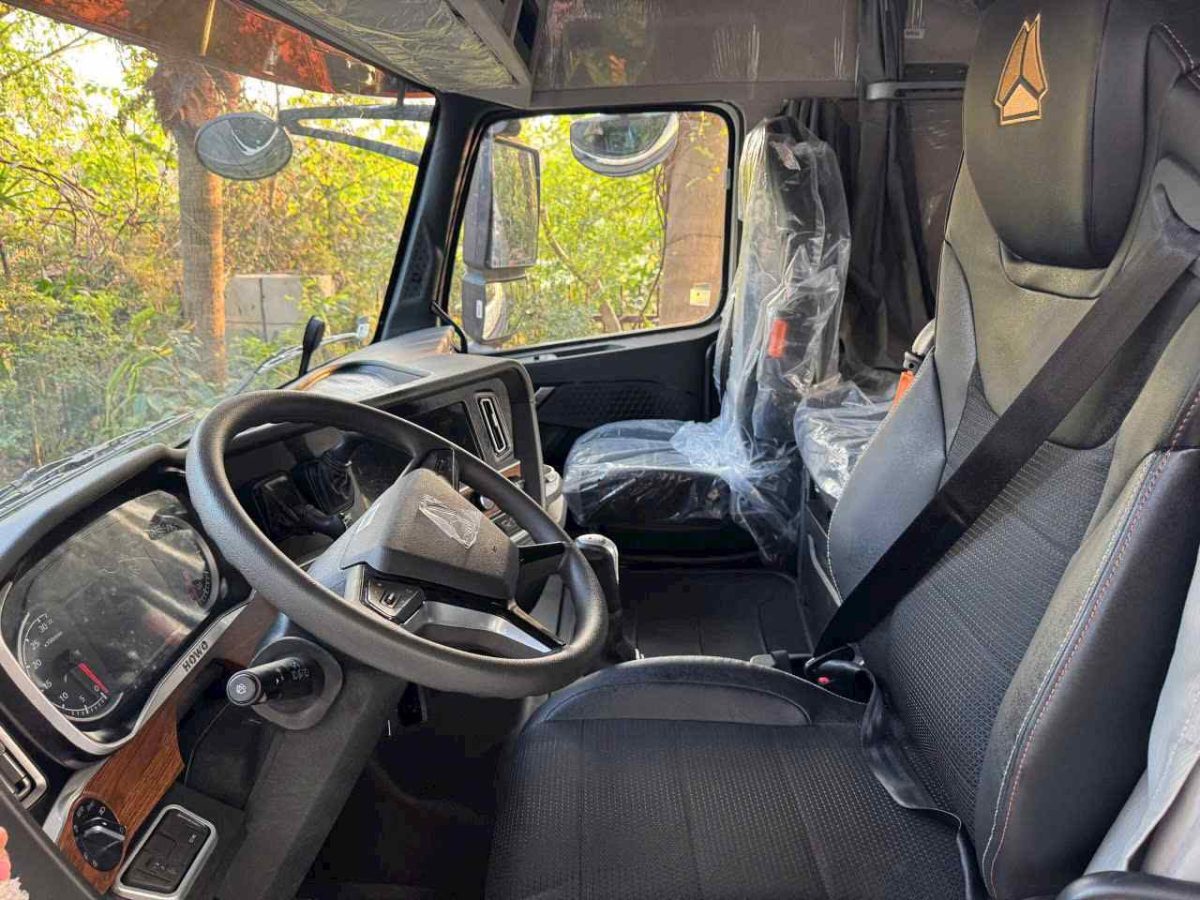 XE ĐẦU KÉO HOWO TH7-N LUXURY 460 HP